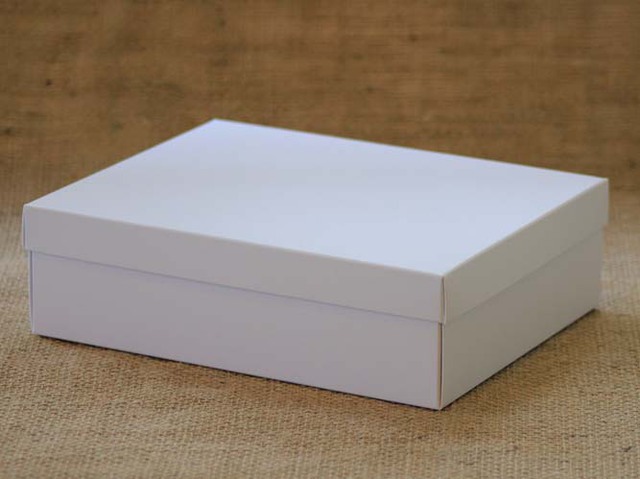 Medium white Rectangle - Shopping | Cardboard Boxes | Sent